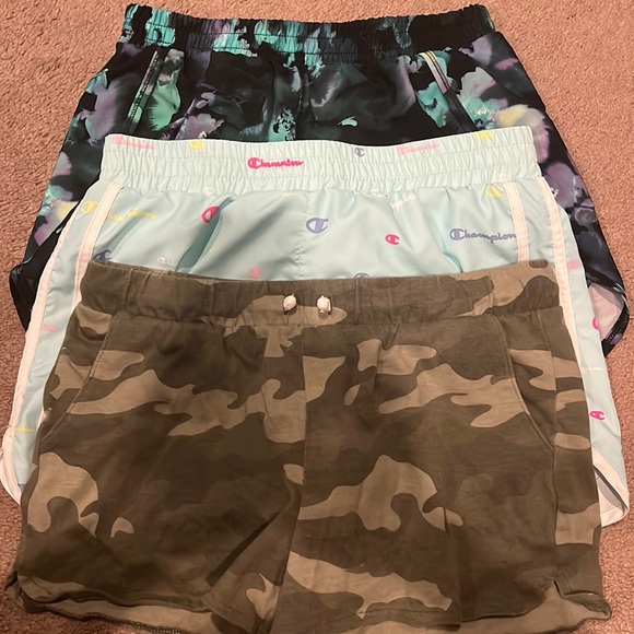 Bottoms | 3 Girls Extra Large Shorts | Poshmark